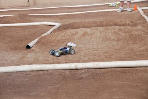 How Wide Should An RC Track Be? | RcSphere.com